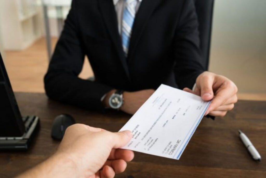 El pagaré: definición, formato y ventajas y desventajas